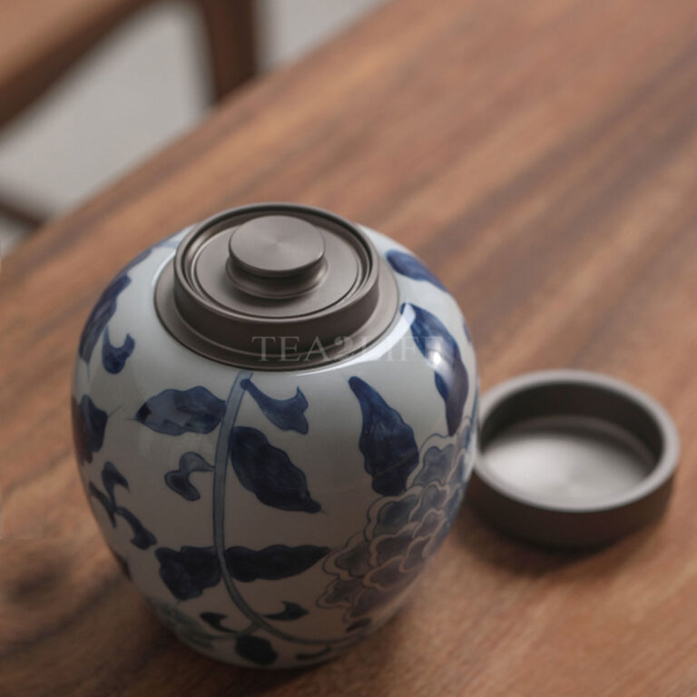 Round Hand-painted Blue and White Porcelain Tea Caddy - Tea2Life
