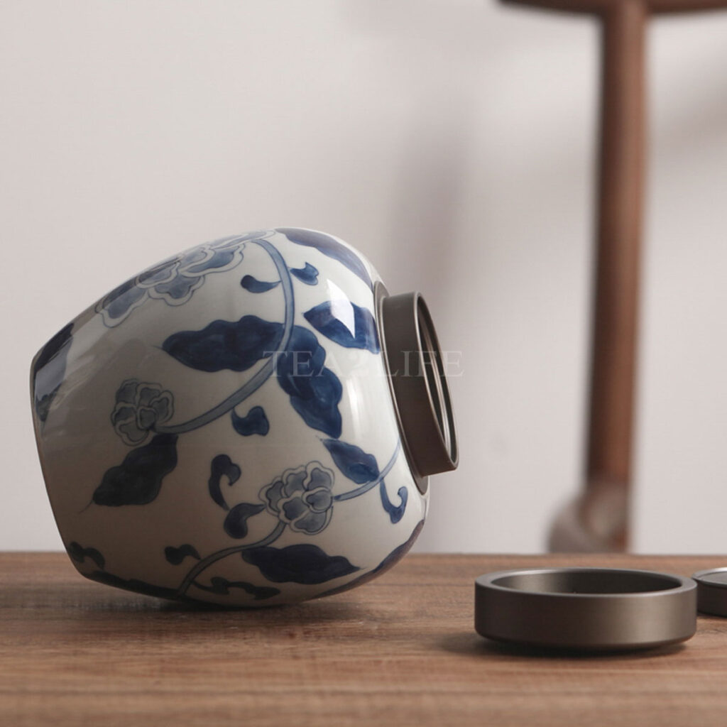 Round Hand-painted Blue and White Porcelain Tea Caddy - Tea2Life