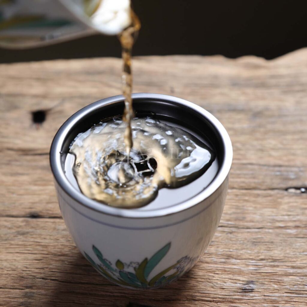 Japanese Hand-painted Narcissus Ceramic Tea Dregs Bucket - Tea2Life