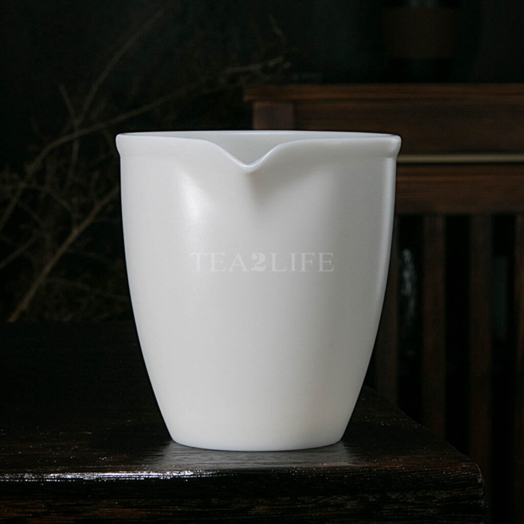 White Porcelain Fairness Cup with Wooden Handle - Tea2Life