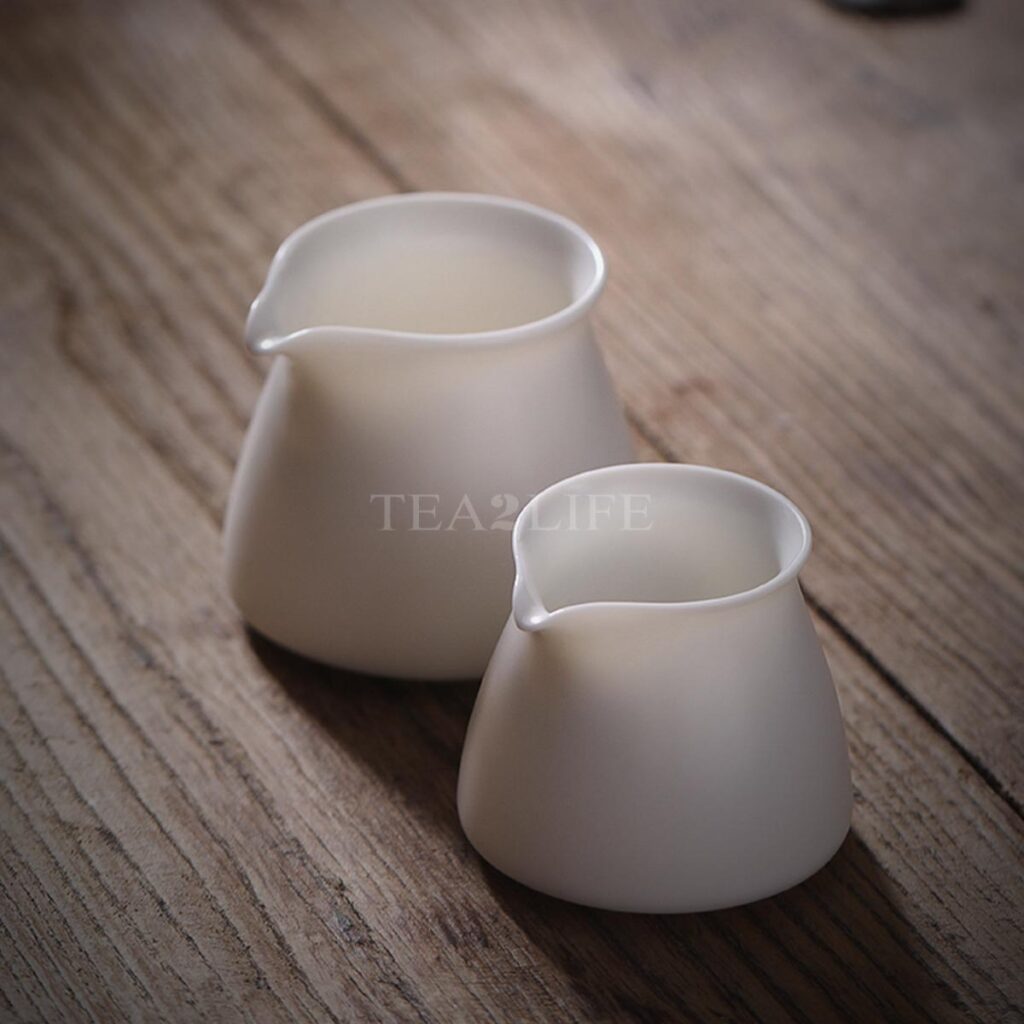 White Porcelain Fairness Cup with Wooden Handle - Tea2Life